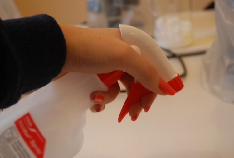 Hydrogen peroxide content in aqueous solutions | Metrohm