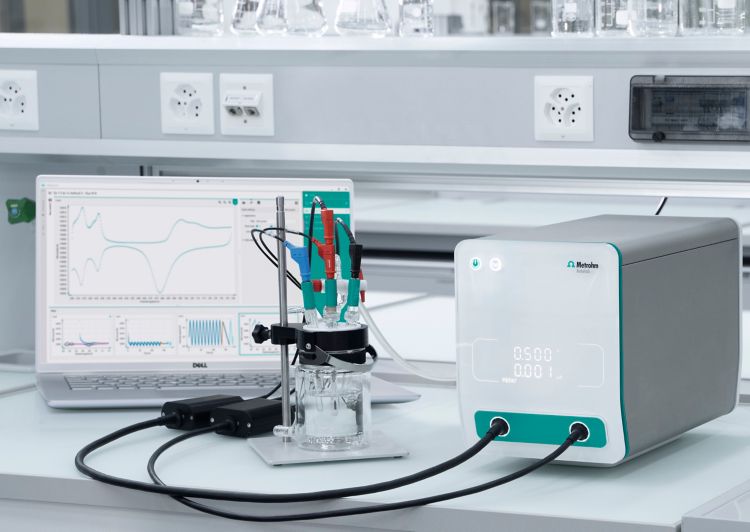 Measuring the potential at the counter electrode with VIONIC powered by ...